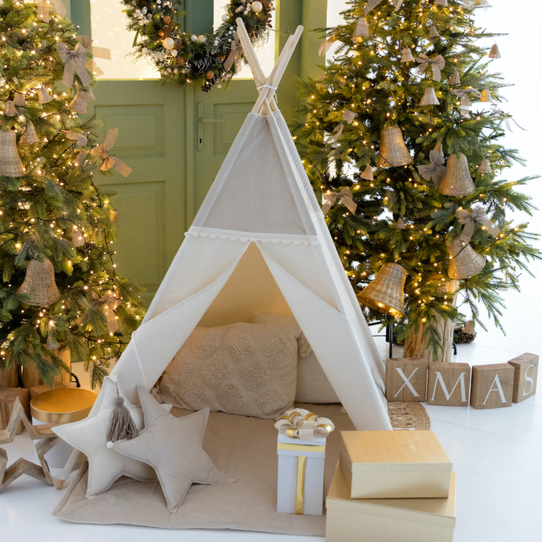 Tipi tent Beige Velvet, set with mat and pillows - Cozydots.com